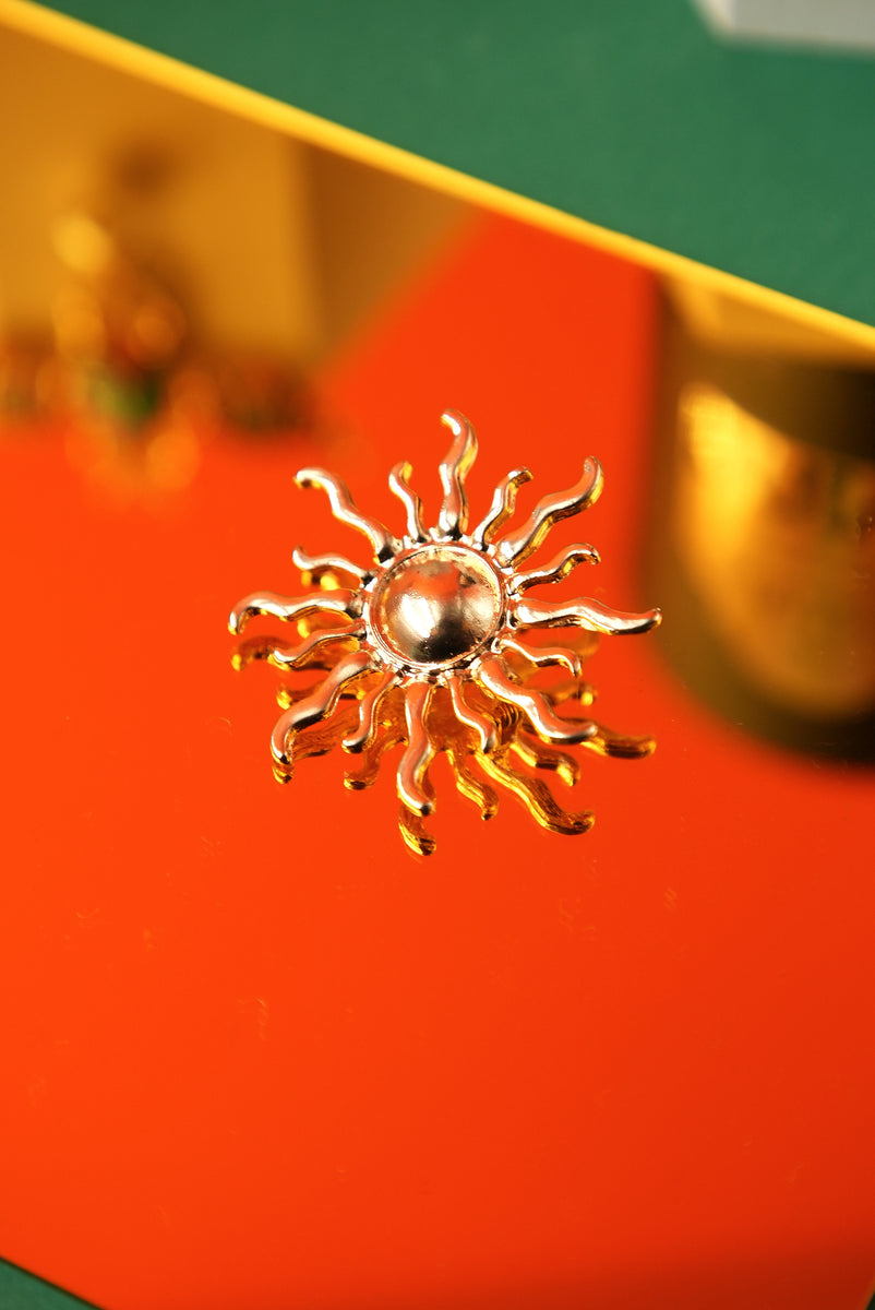Golden Sun Lapel Pin – DALYANYC